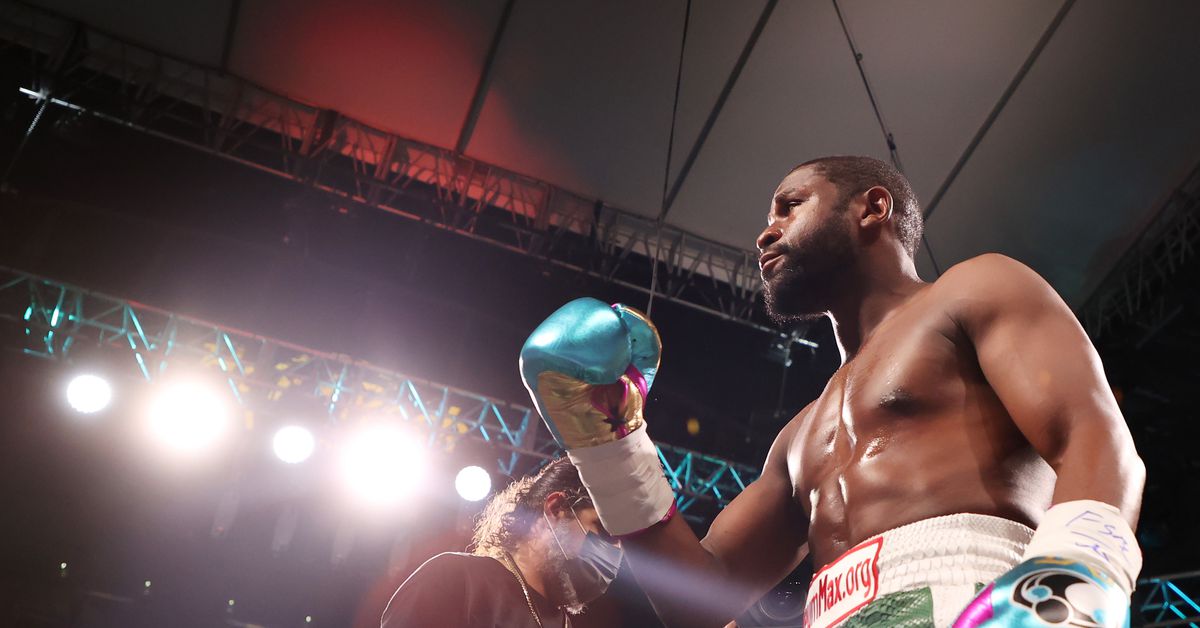 Mayweather and Boxing's History of Exhibitions | BOXRAW